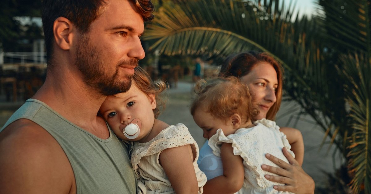 How to go on holiday with twin toddlers | Twins Trust